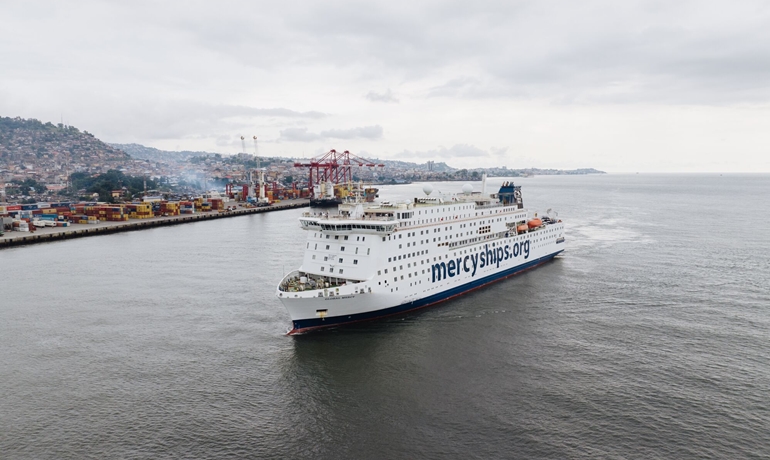 Sierra Leoneans welcome the GLOBAL MERCY into Port of Freetown | Shippax