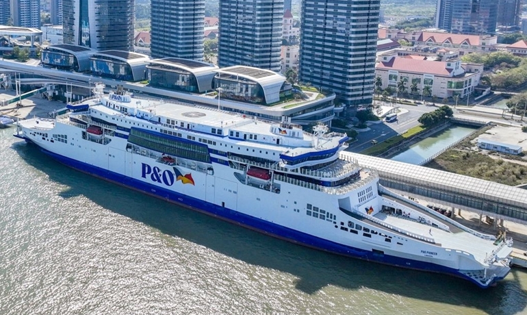 First of P&O Ferries two new double-ended giants for its Dover-Calais ...
